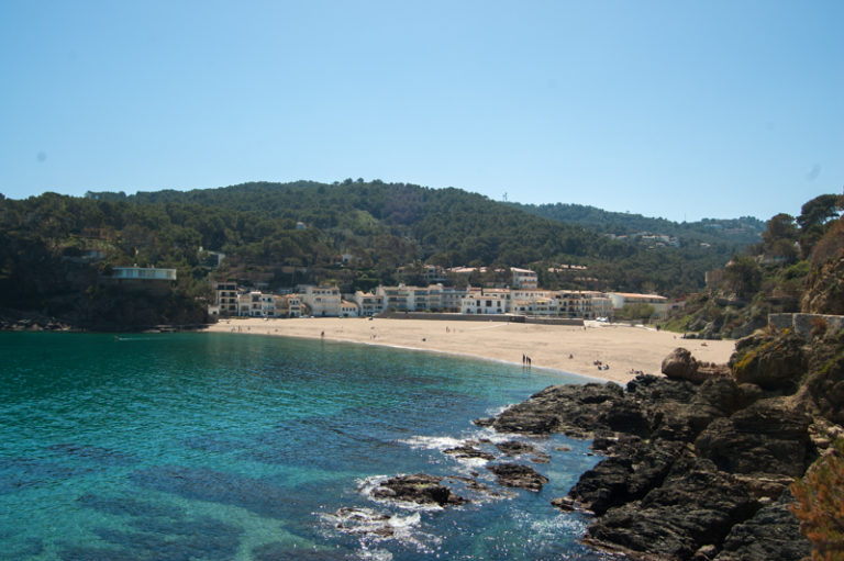 Playa de Sa Riera, en Begur, una de las mejores calas de la Costa Brava